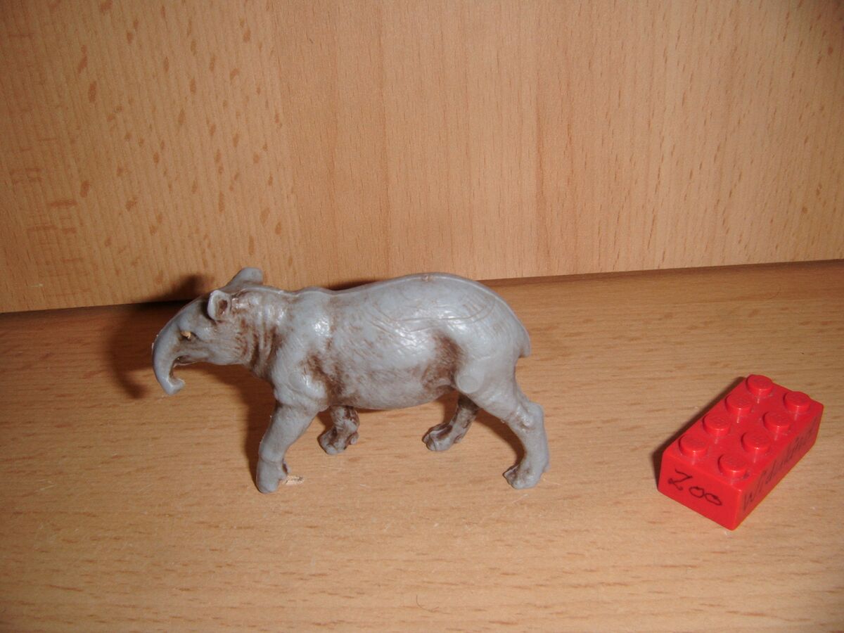 VEB Plaho Brazilian Tapir - Toy Animal Wiki
